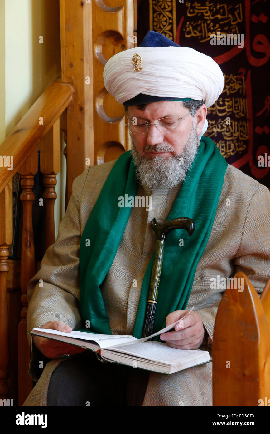 Sheikh Nazim sufi centre mosque, London. Imam Stock Photo - Alamy