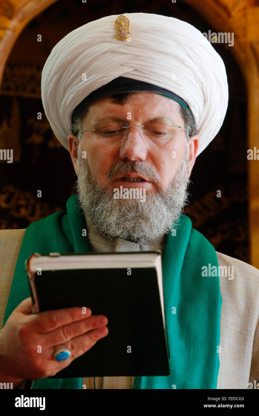 Muslim imam preaching hi-res stock photography and images - Alamy