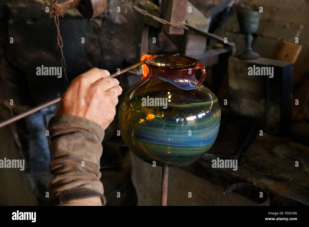 Glass blower in Hebron, West Bank Stock Photo - Alamy