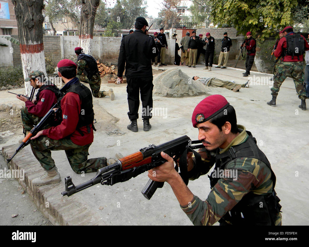 Peshawar. 28th Jan, 2016. Pakistan Elite Police Force commandos take ...