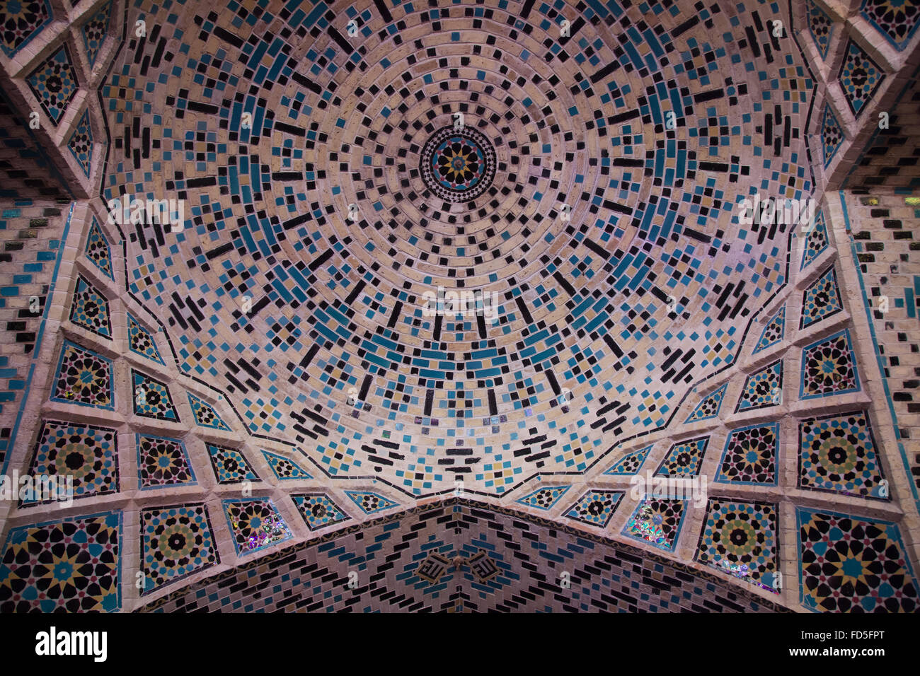 decorated mosque ceiling Stock Photo - Alamy