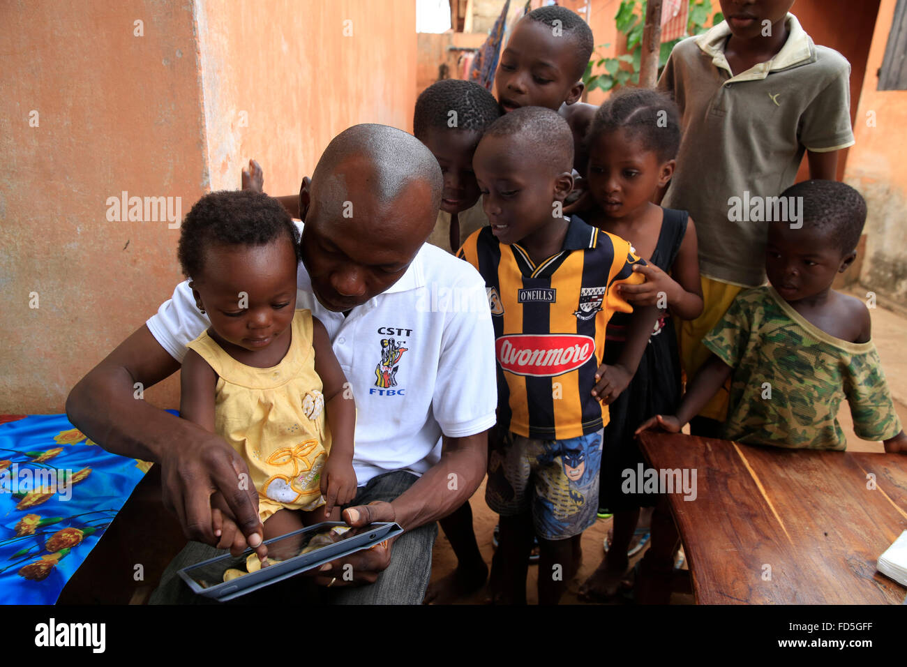 Child ipad african hi-res stock photography and images - Alamy
