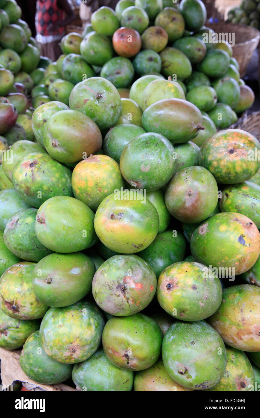 African market mangoes hi-res stock photography and images - Alamy