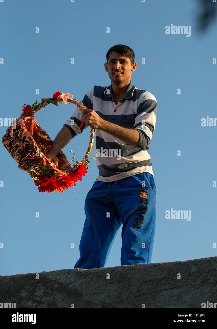 Throwing from a roof hi-res stock photography and images - Alamy