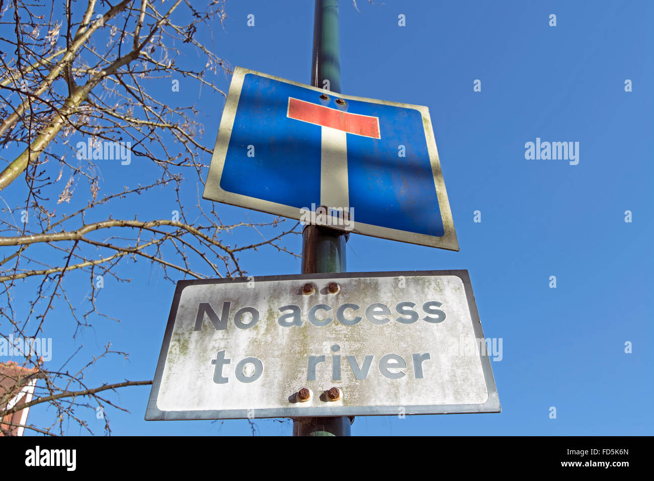 No through road sign hi-res stock photography and images - Alamy