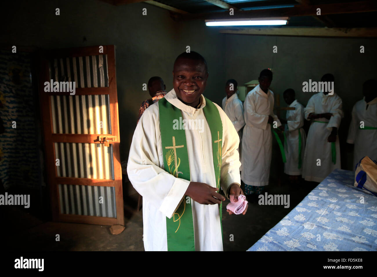 Catholic african priest hi-res stock photography and images - Alamy