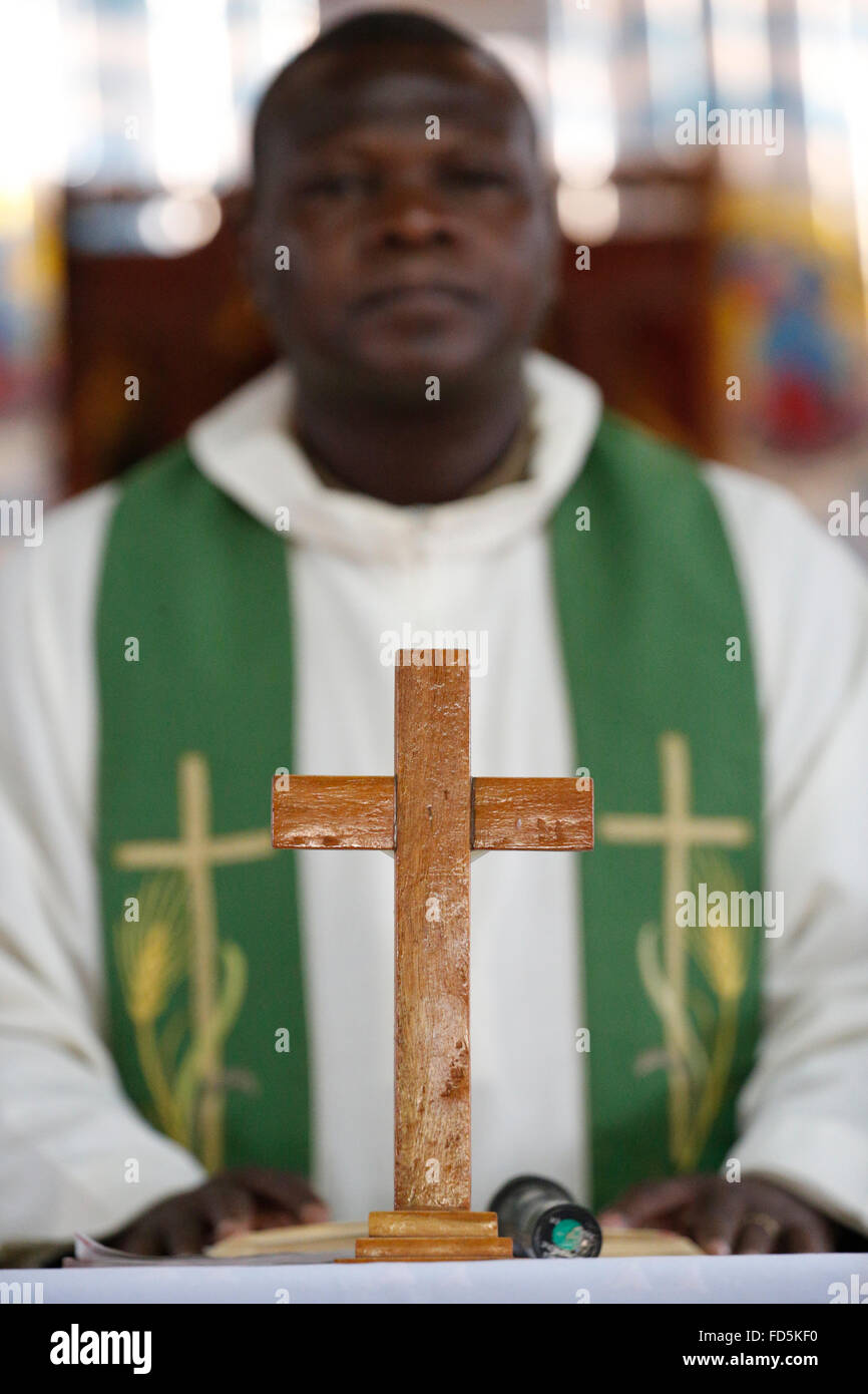 African priest hi-res stock photography and images - Alamy