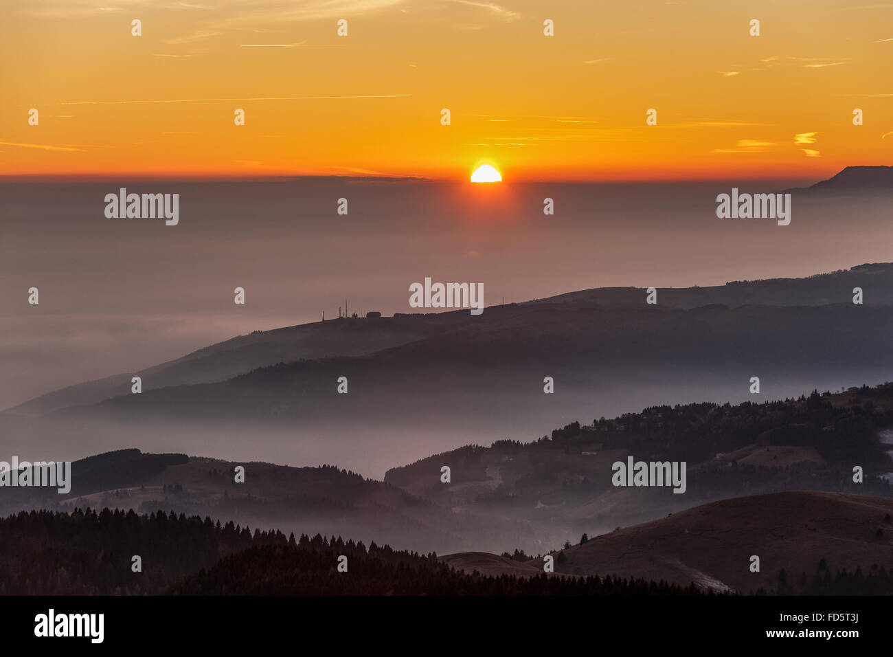 Montagna monte grappa mount grappa sun hi-res stock photography and ...
