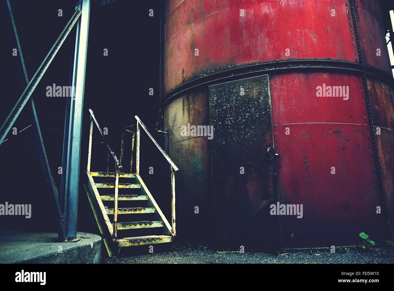 Rusty old water tank hi-res stock photography and images - Alamy