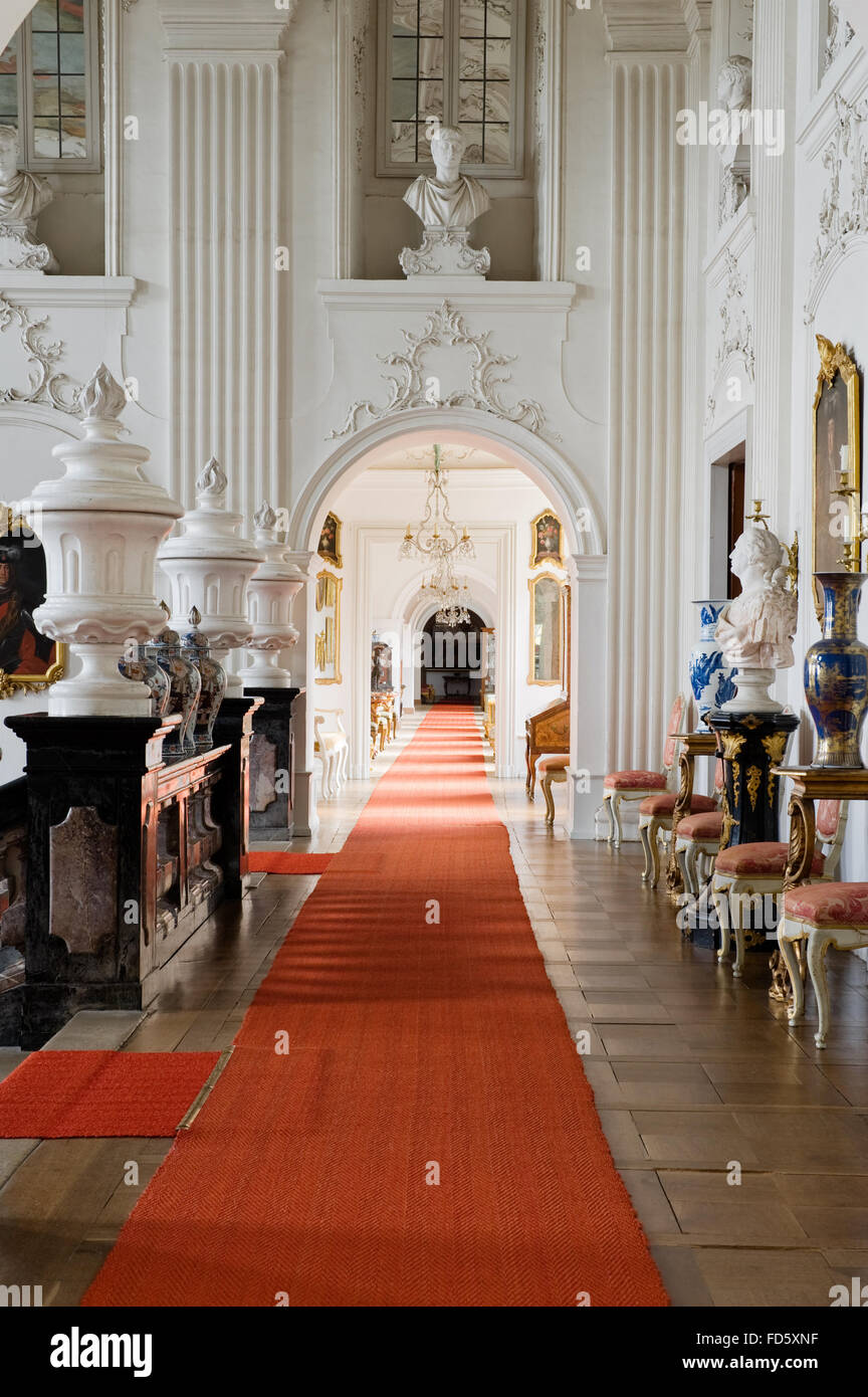 Rococo balustrade hi-res stock photography and images - Alamy