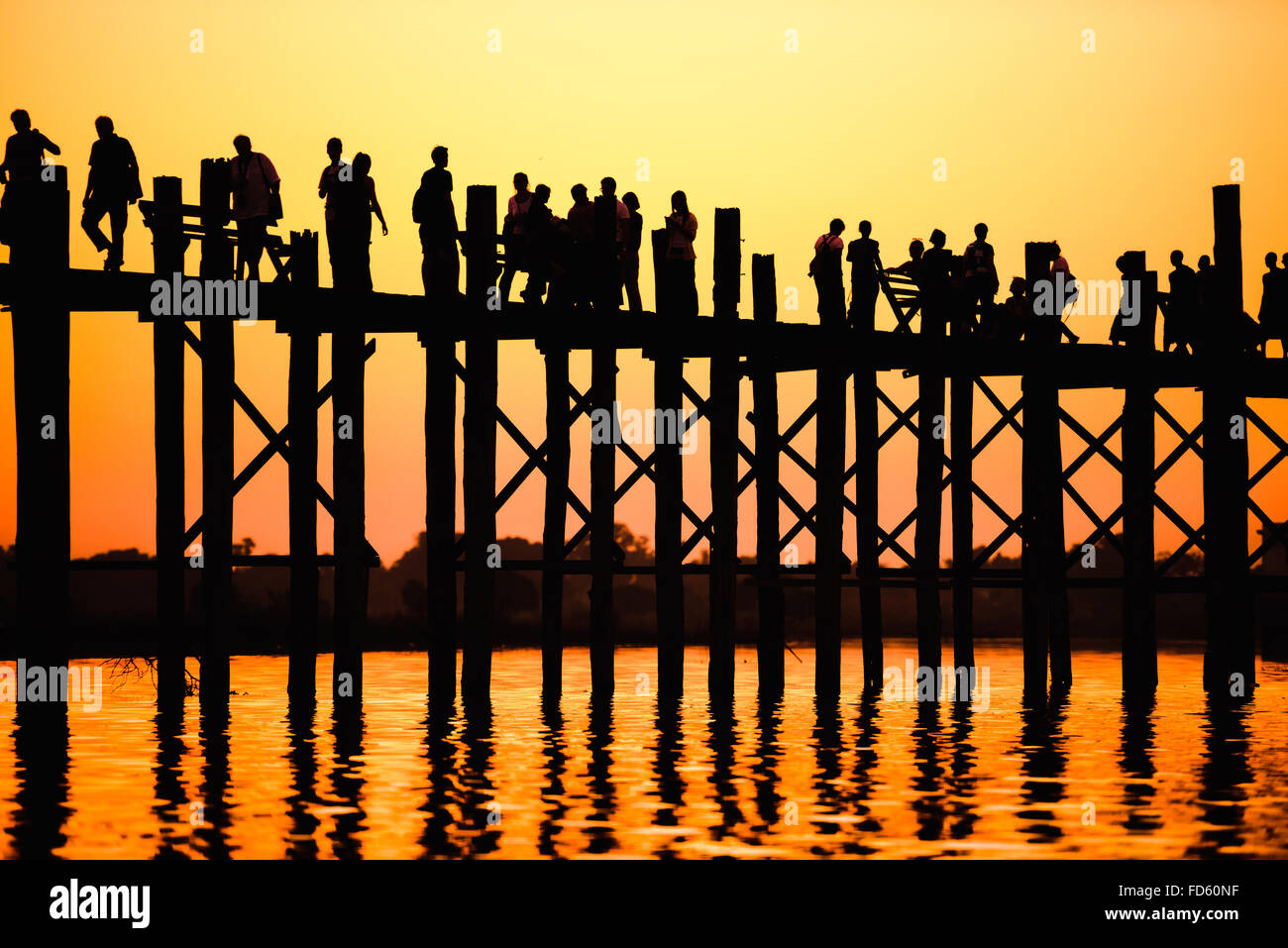 Myanmar bridges hi-res stock photography and images - Alamy