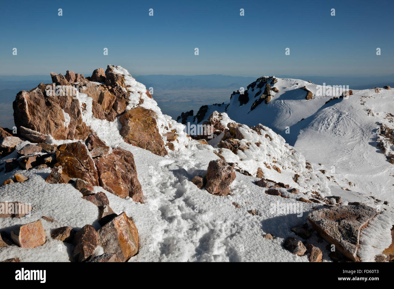 CA02632-00...CALIFORNIA - View north from the summit of Mount Shasta in ...