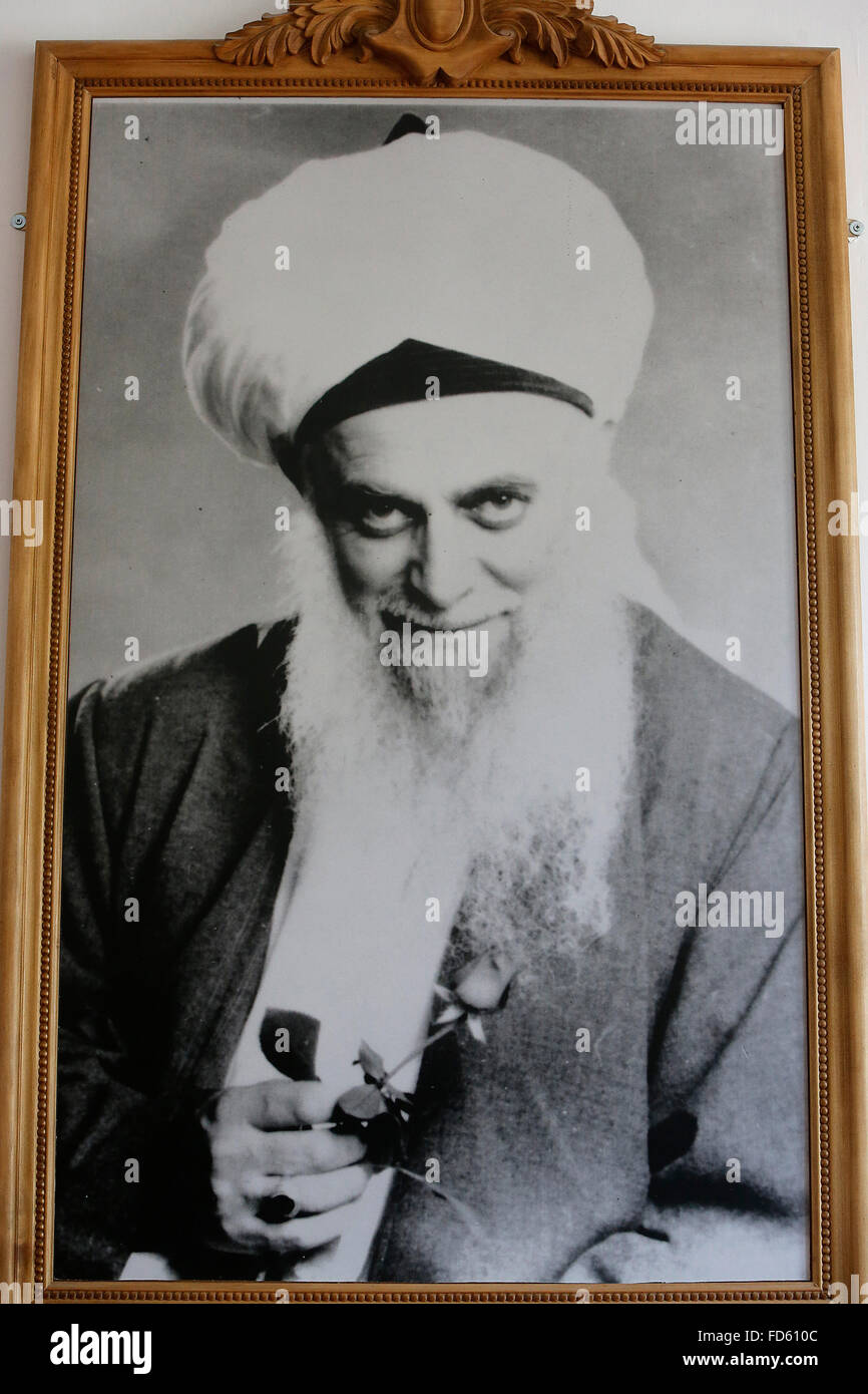 Portrait of Mehmet Nazim Adil in the Sheikh Nazim sufi centre, London ...