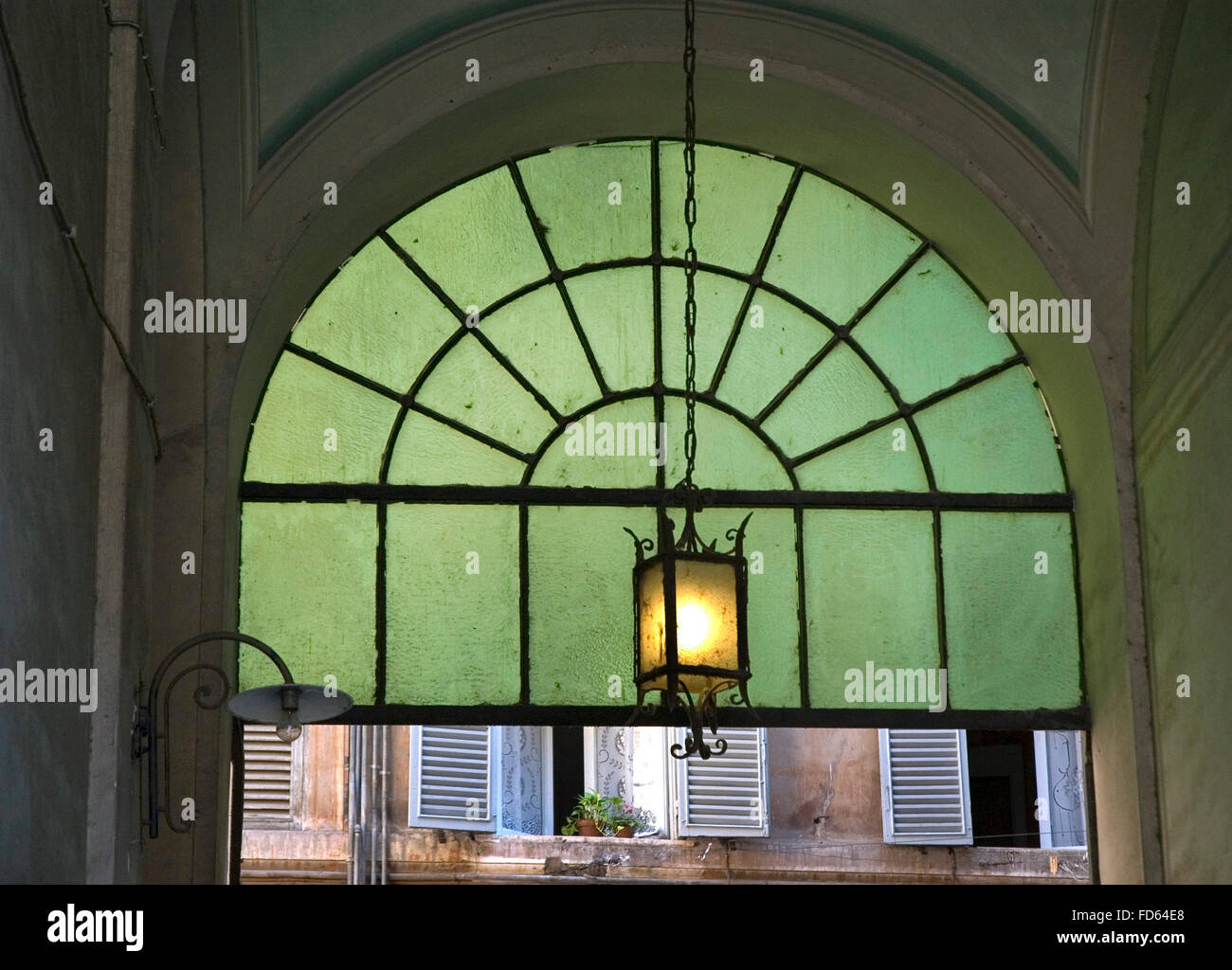 Back streets rome italy hi-res stock photography and images - Alamy