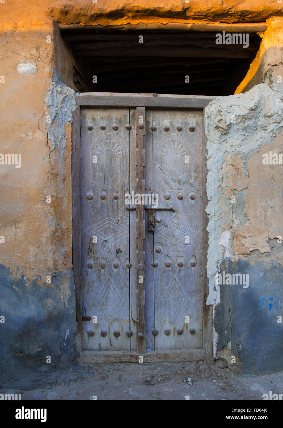 old wooden door, Qeshm Island, Laft, Iran Stock Photo - Alamy