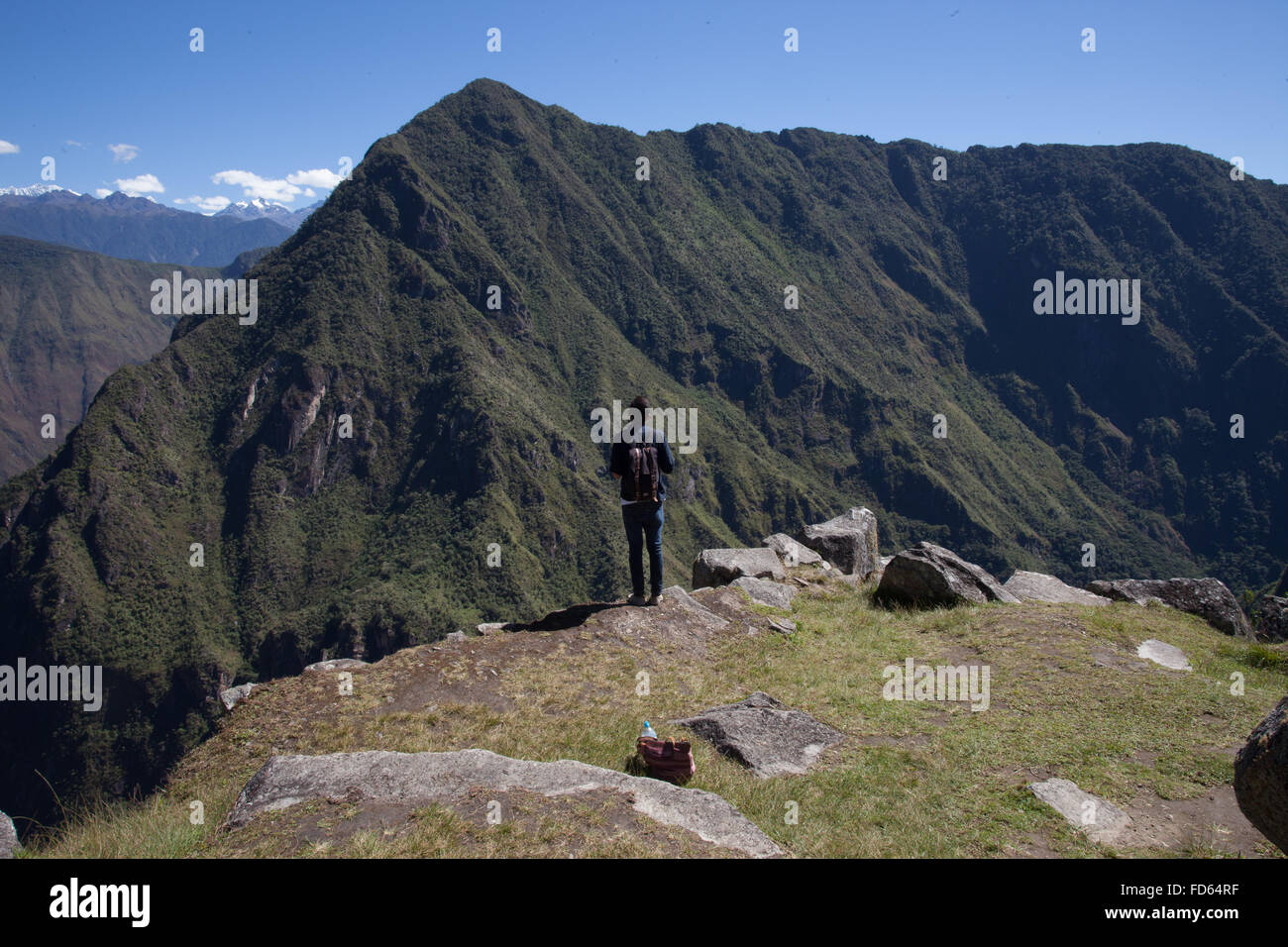 Man looking at mountains hi-res stock photography and images - Alamy