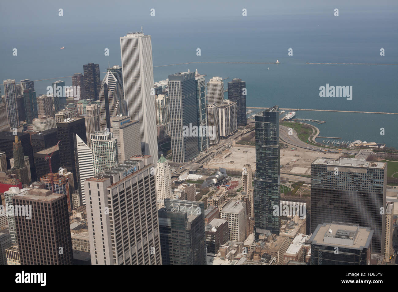 Aon center hi-res stock photography and images - Alamy