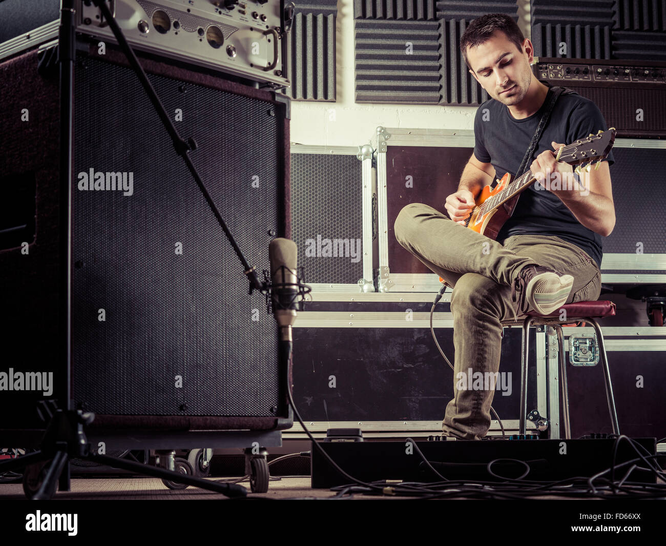 Recording studio hi-res stock photography and images - Alamy