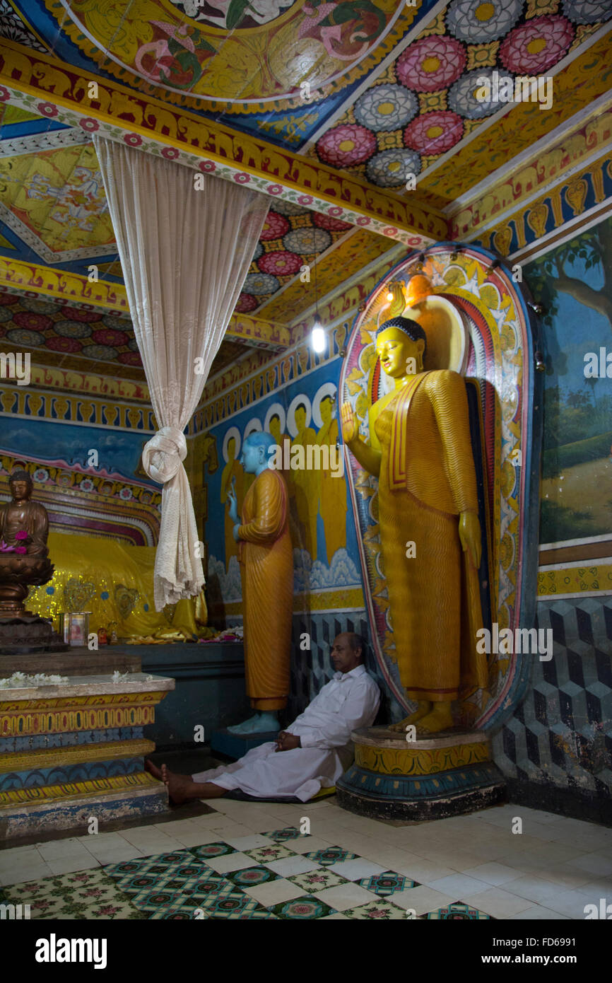 Inside temple tooth relic hi-res stock photography and images - Alamy