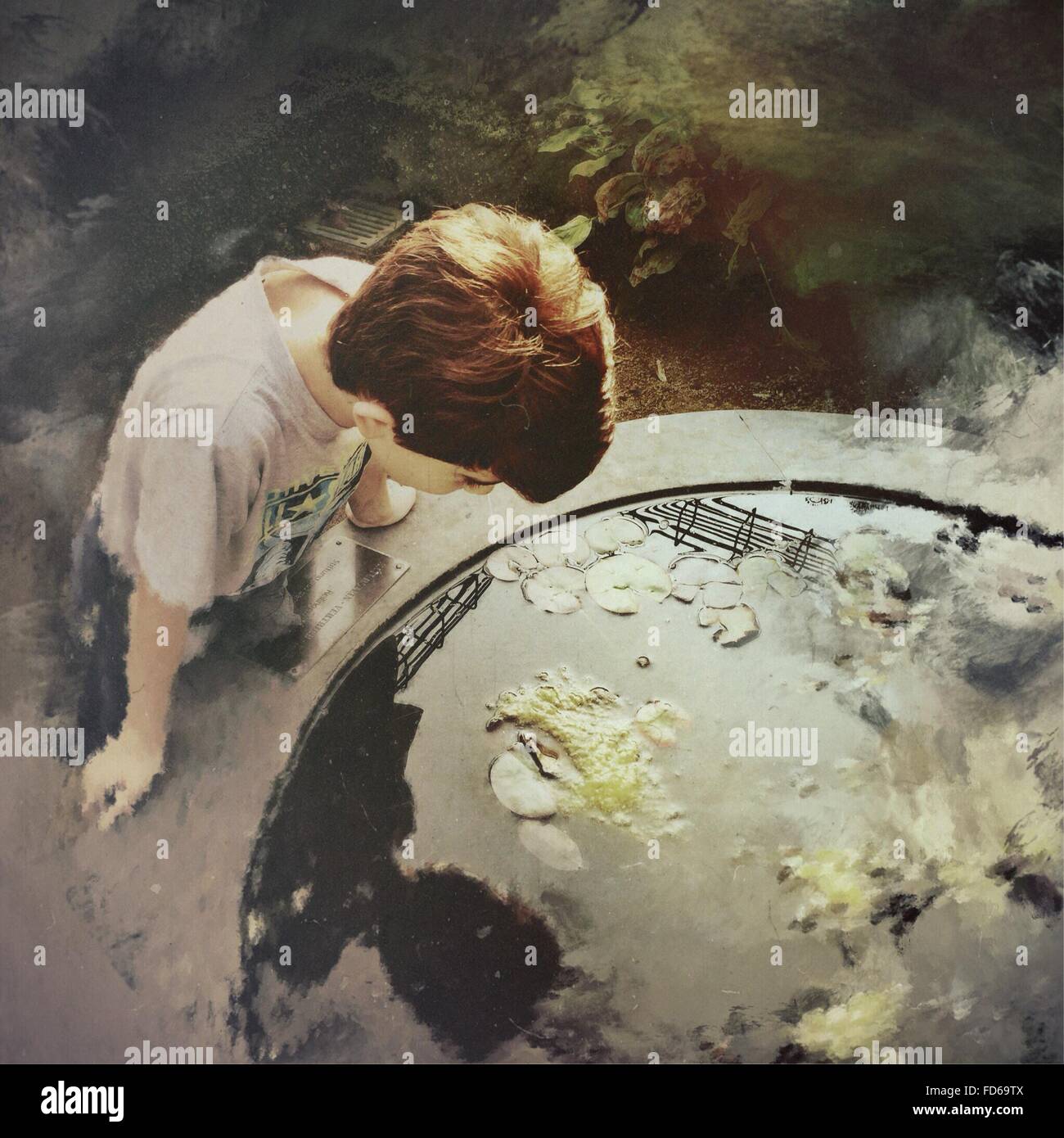 Looking of water hi-res stock photography and images - Alamy