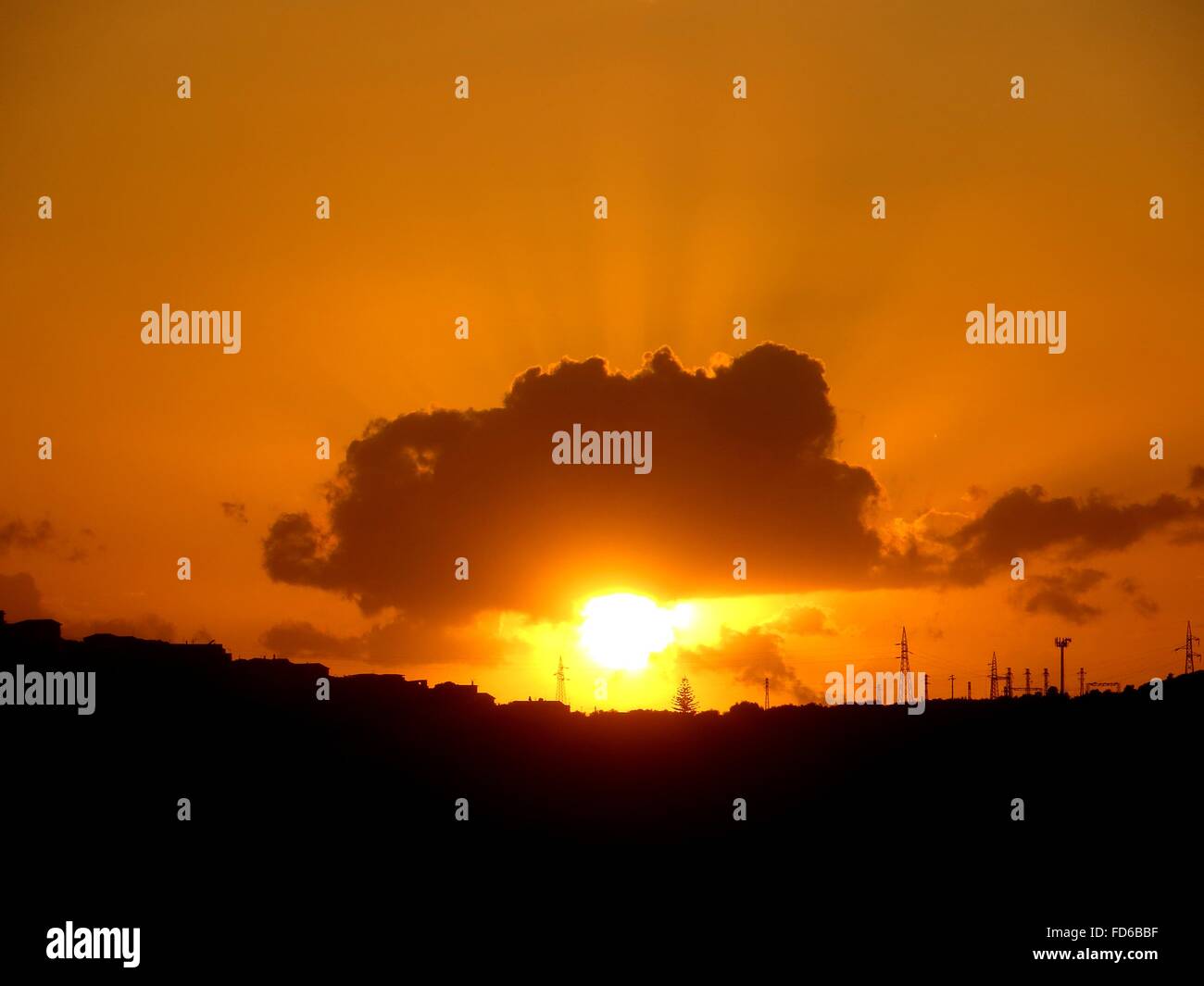 Gold sunset hi-res stock photography and images - Alamy