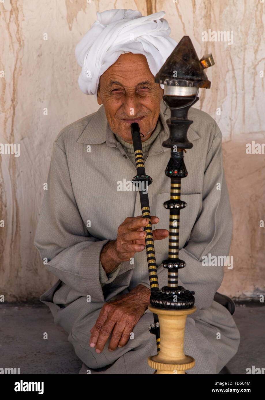 Old sailor pipe hi-res stock photography and images - Alamy