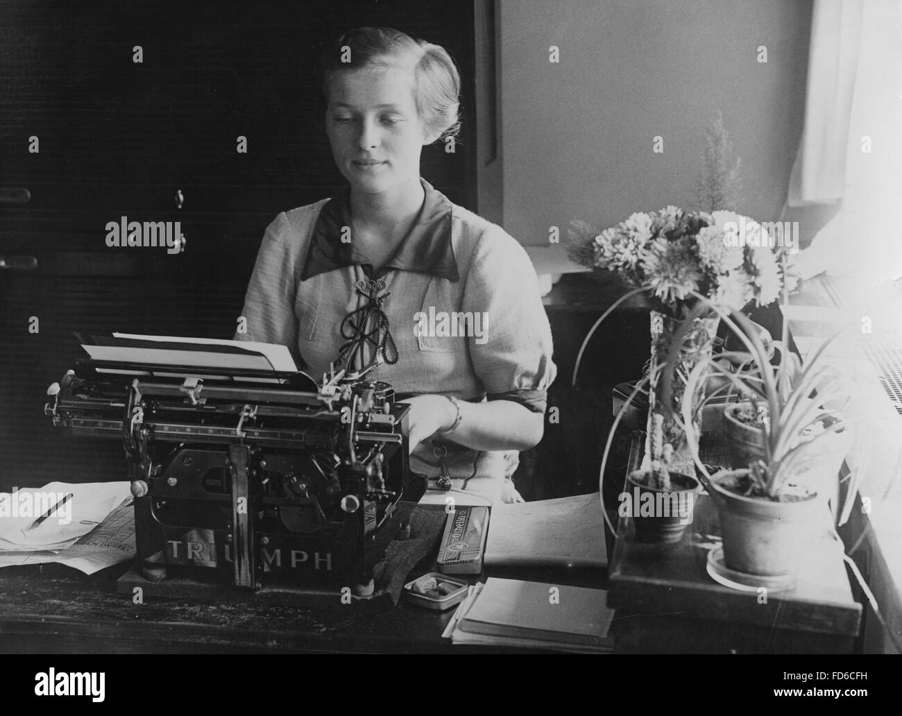 Stenotypist hi-res stock photography and images - Alamy