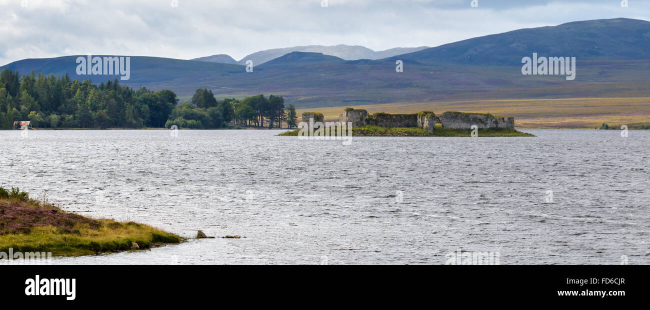 The derelict castle at Lochindorb Stock Photo - Alamy
