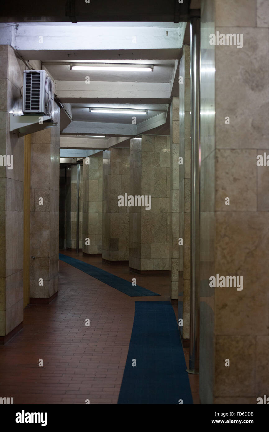 Air corridor hi-res stock photography and images - Alamy