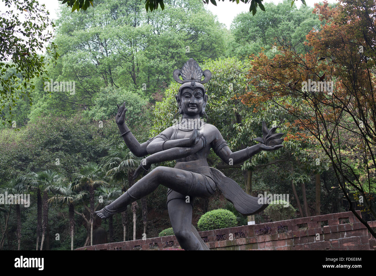 Female statue and trees hi-res stock photography and images - Alamy