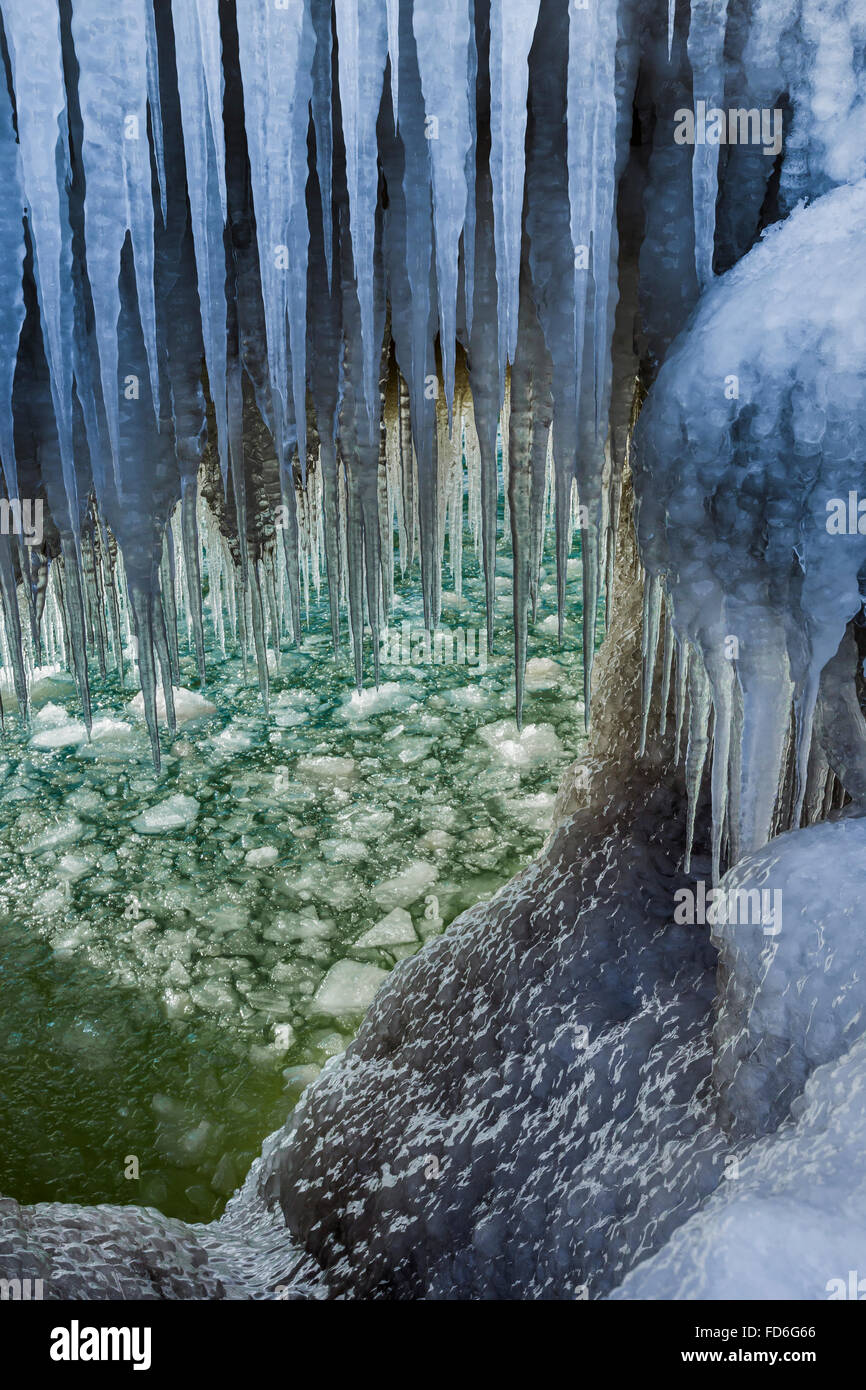 Icicles formed from spray of Lake Michigan waves crashing in, Rosy ...