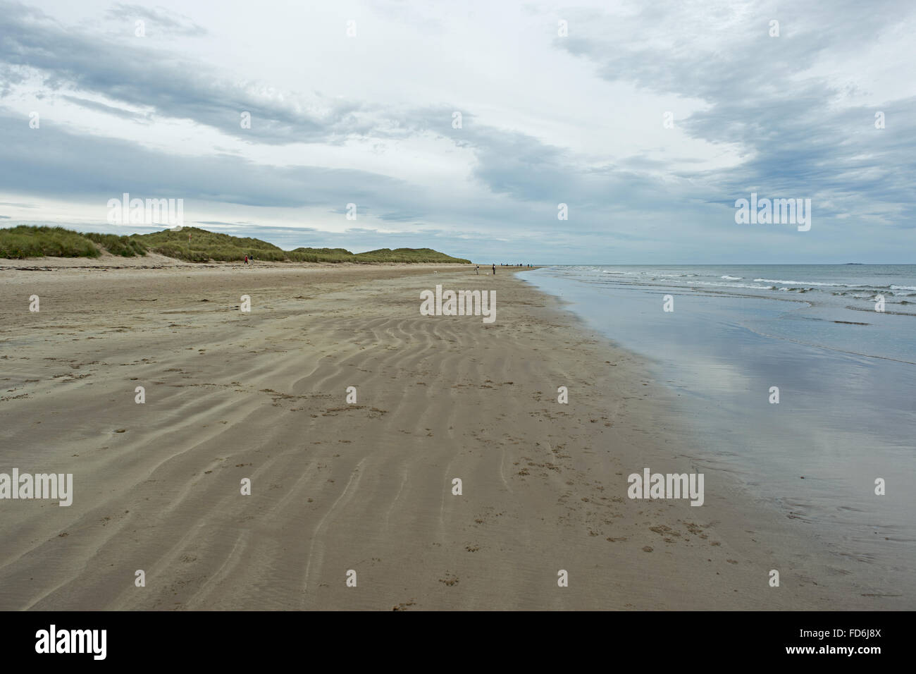 Seahouses Beach Northumberland Stock Photo - Alamy