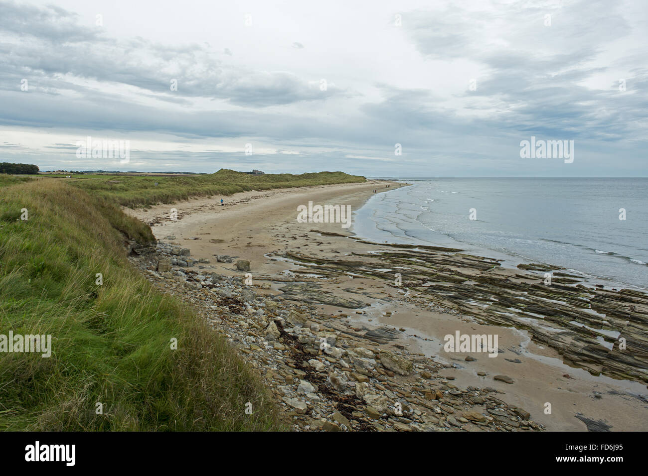Northumberland beach rocks hi-res stock photography and images - Alamy