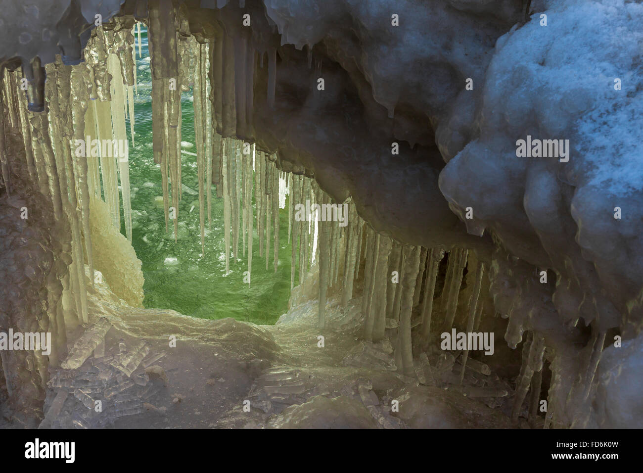 Freezing from spray from lake hi-res stock photography and images - Alamy