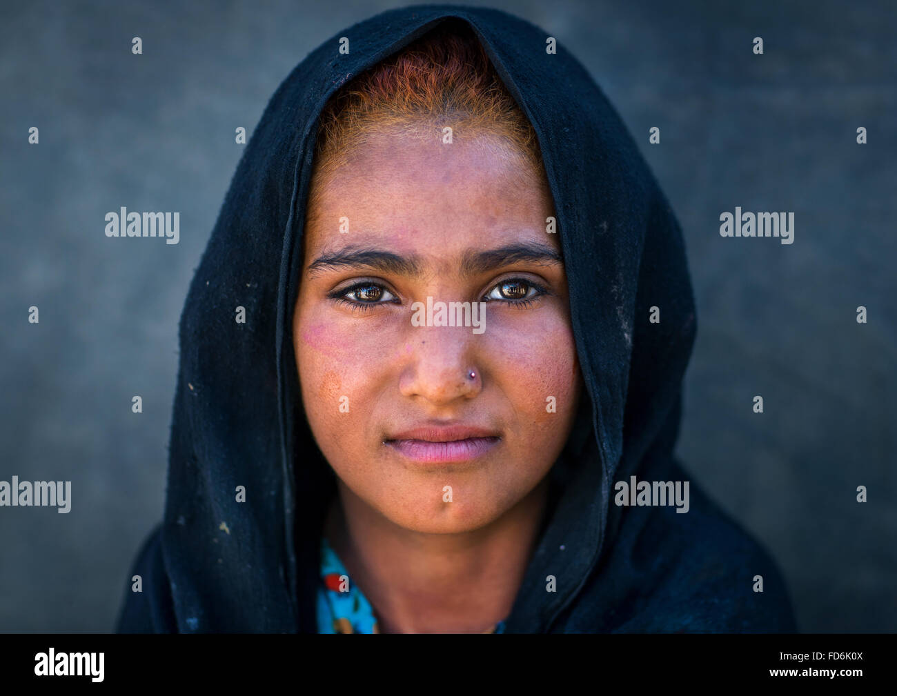 gypsy girl portrait, Central County, Kerman, Iran Stock Photo - Alamy