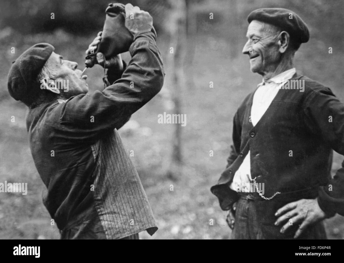 Man from spain Black and White Stock Photos & Images - Alamy