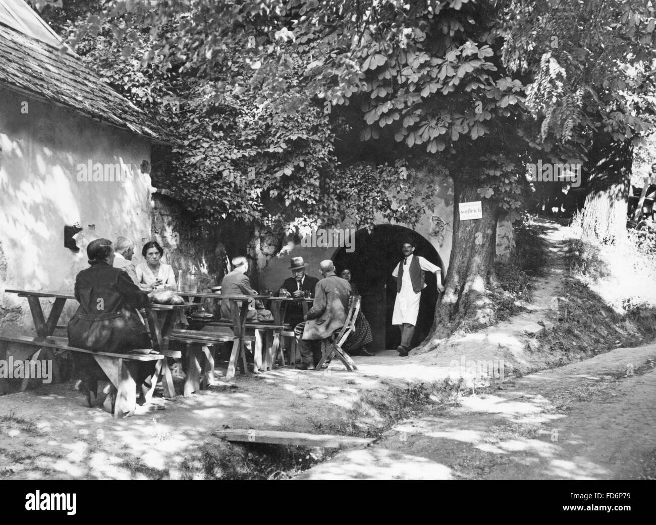 Heuriger wine tavern vienna hi-res stock photography and images - Alamy