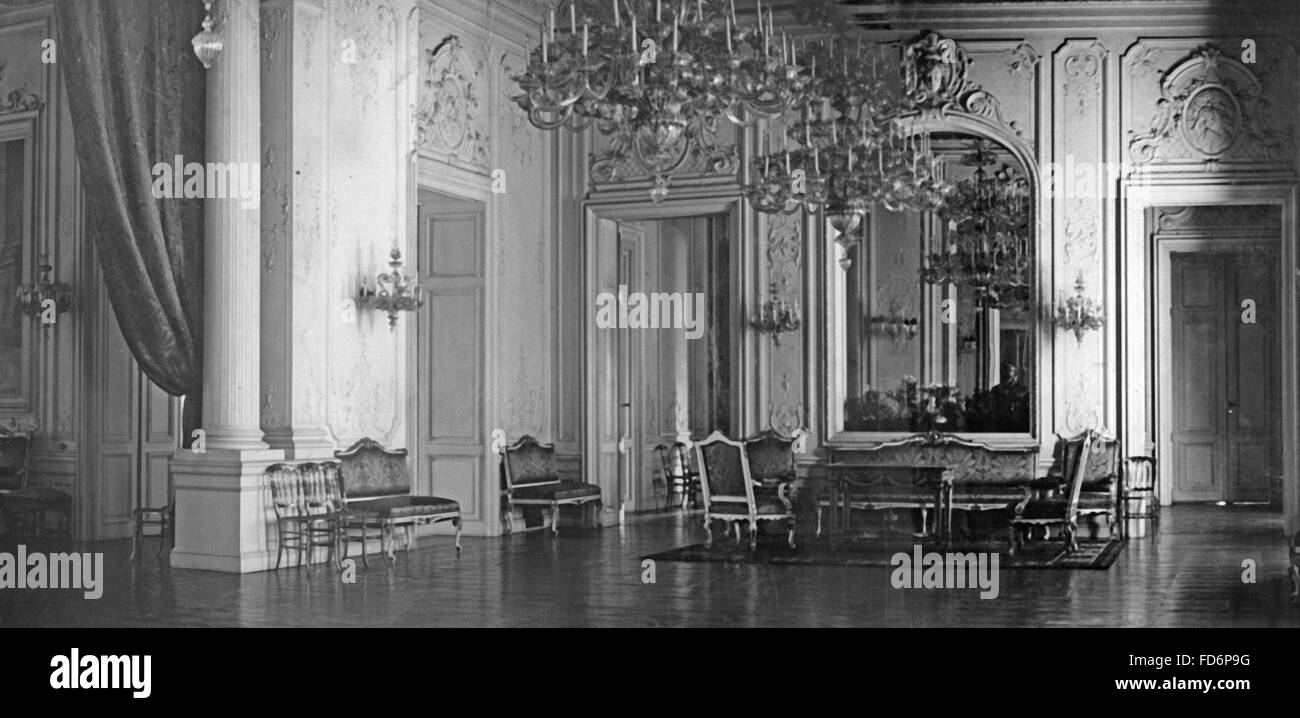 Imperial ballroom hi-res stock photography and images - Alamy