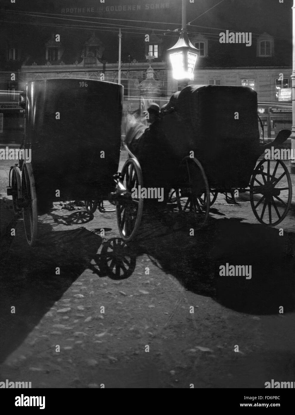 31 night Black and White Stock Photos & Images - Alamy