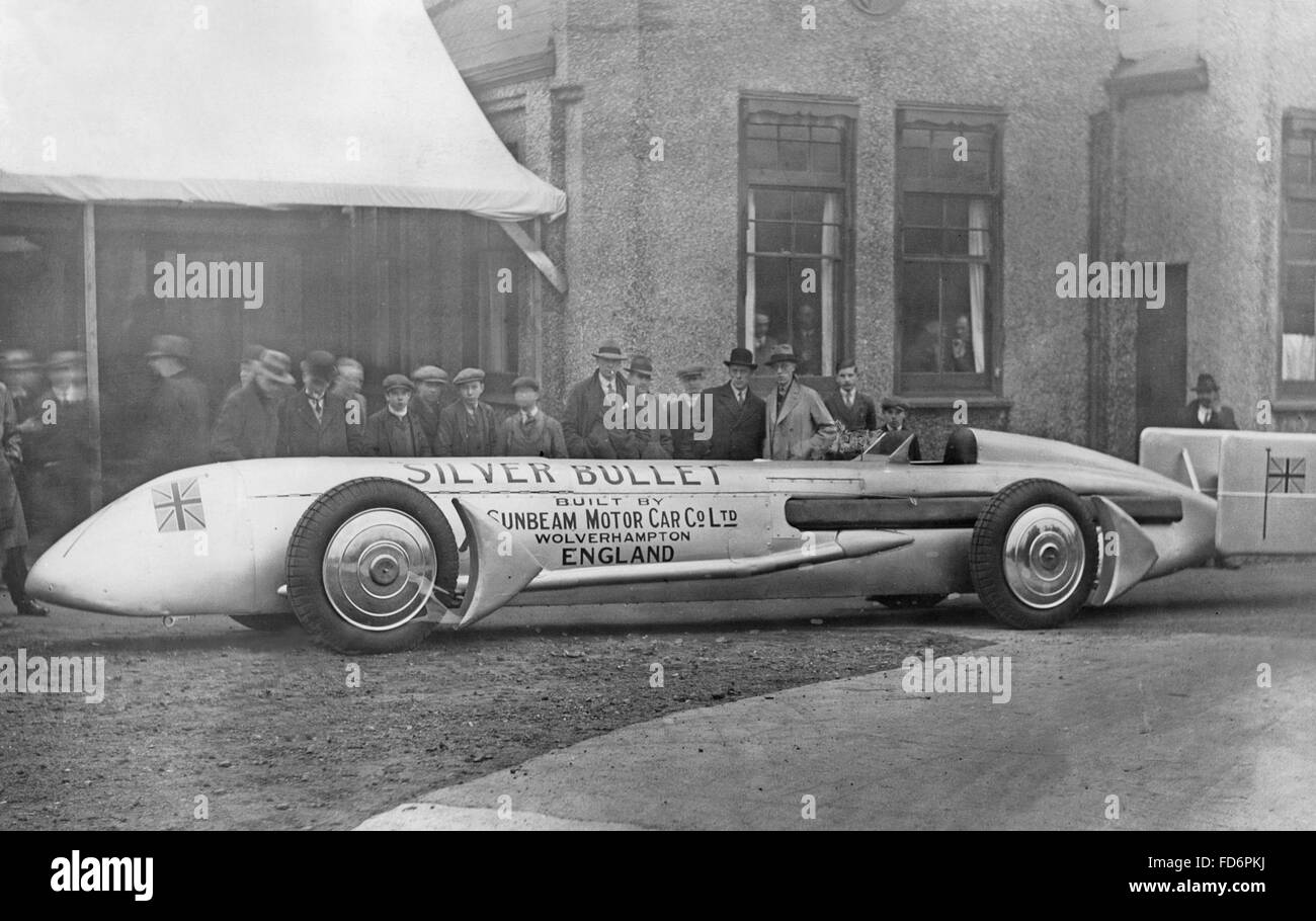 Streamlined race car 'Silver Bullet' in England, 1930 Stock Photo - Alamy