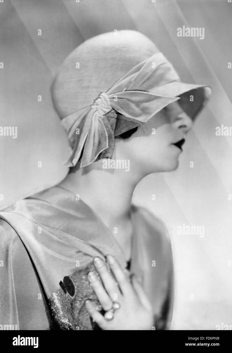Hat fashion for women, 1928 Stock Photo - Alamy