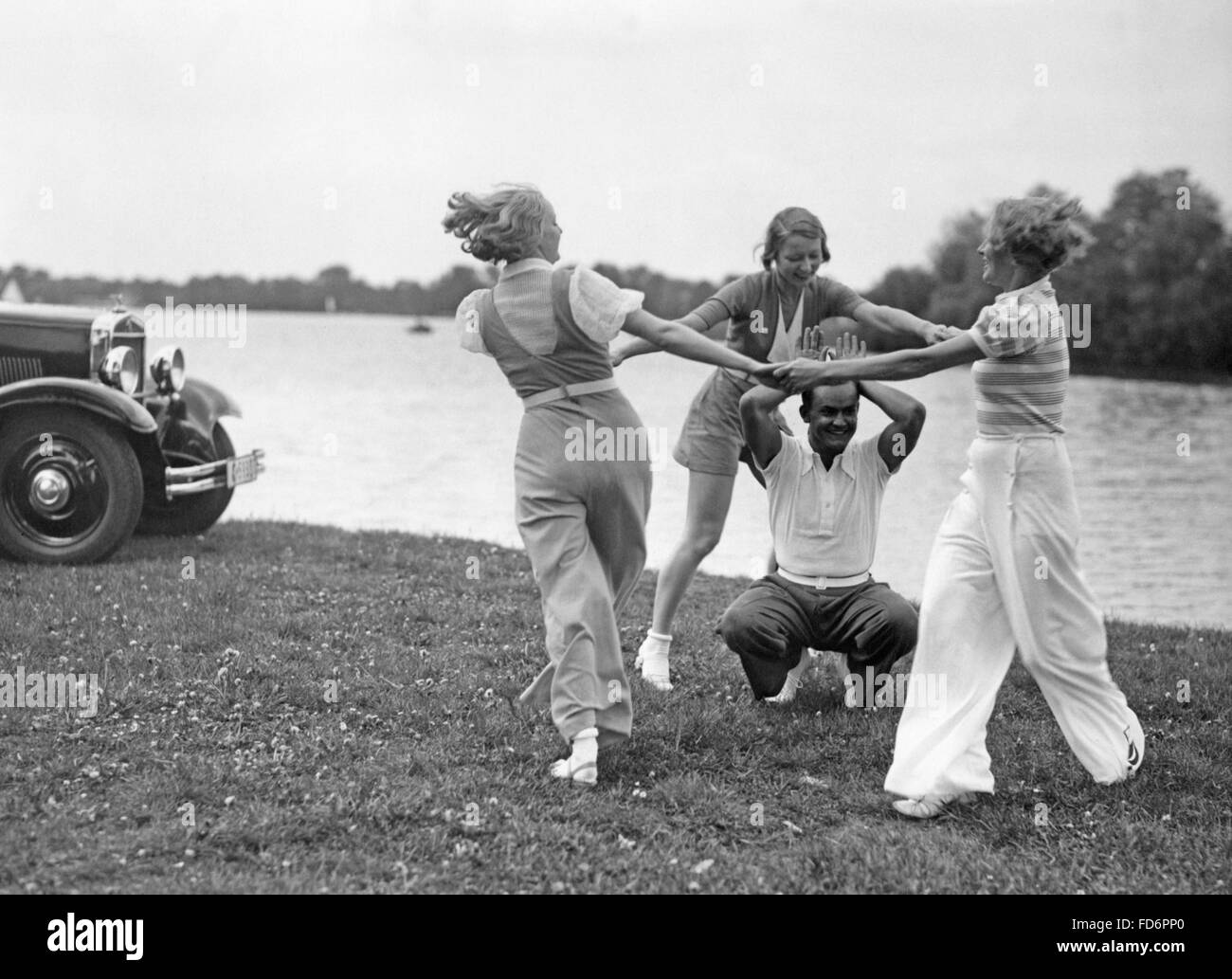 Summer fashions, 1933 Stock Photo - Alamy