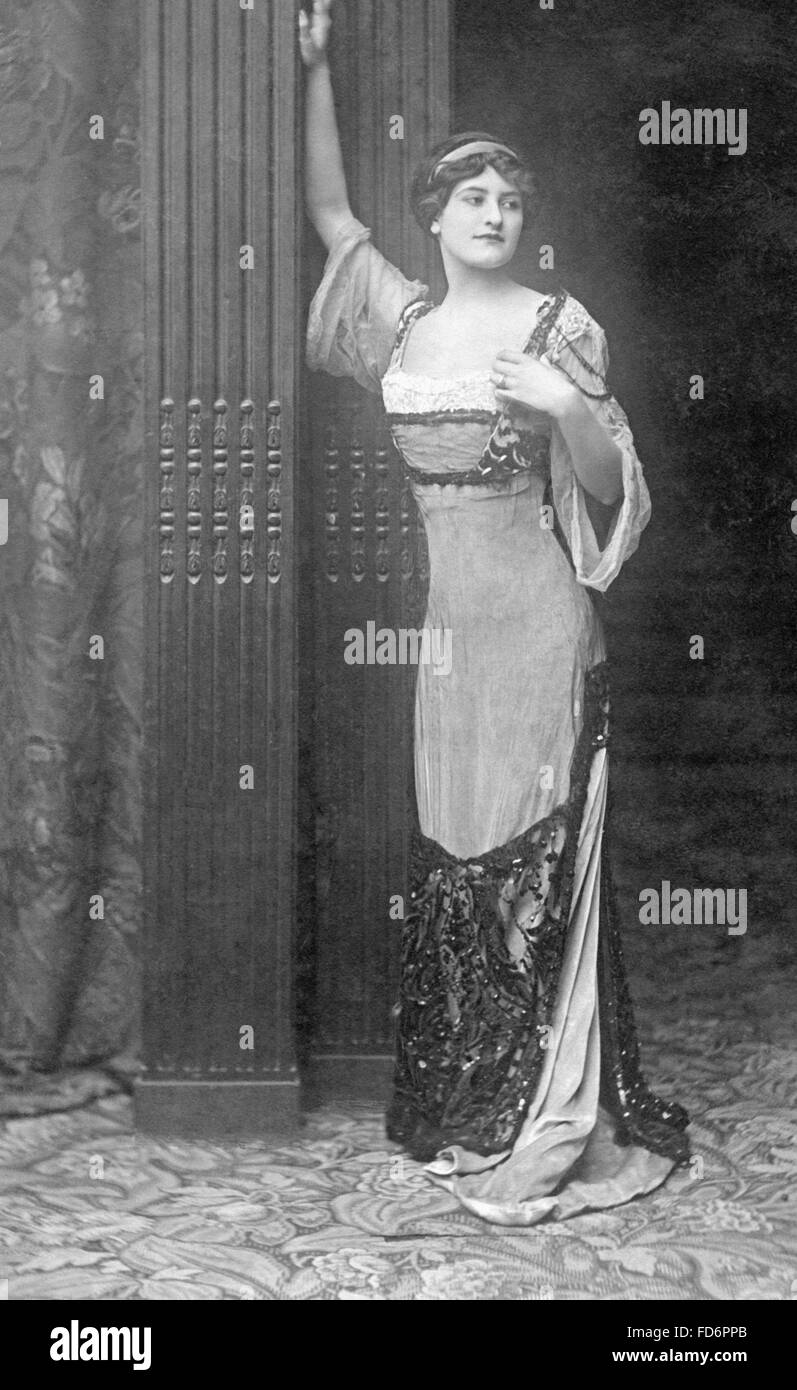 Women's fashion, 1909 Stock Photo - Alamy