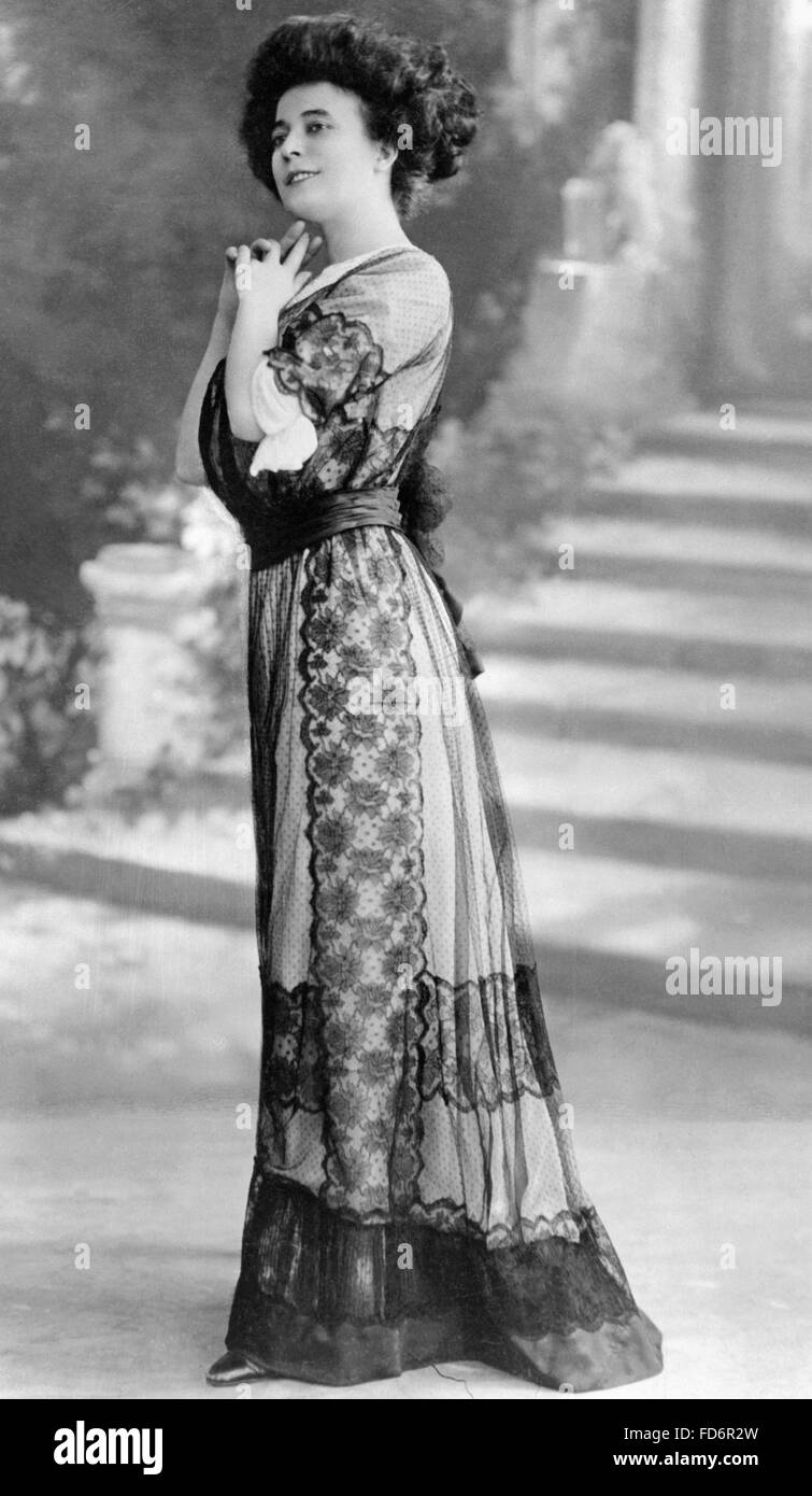 Women's fashion 1911 hi-res stock photography and images - Alamy