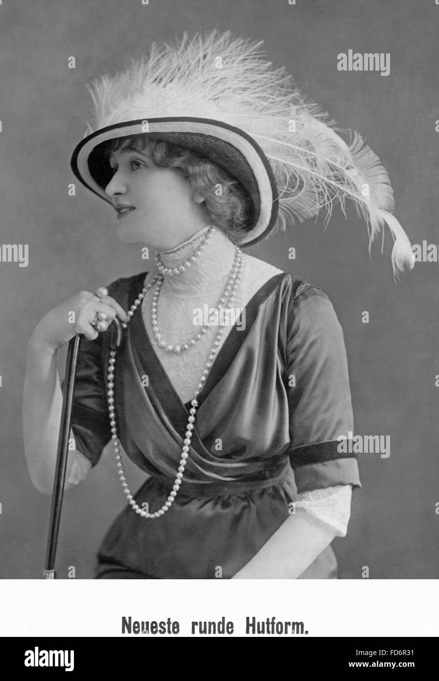 Women's fashion 1911 hi-res stock photography and images - Alamy