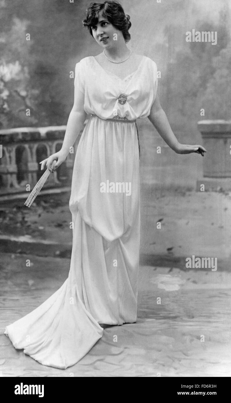 Women's fashion, 1912 Stock Photo - Alamy
