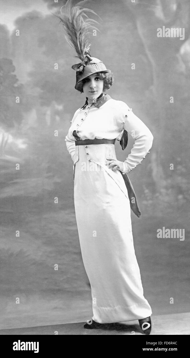 Women's fashion, 1913 Stock Photo - Alamy