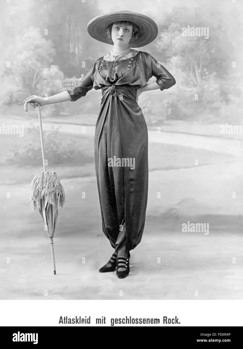 Women's fashion, 1913 Stock Photo - Alamy