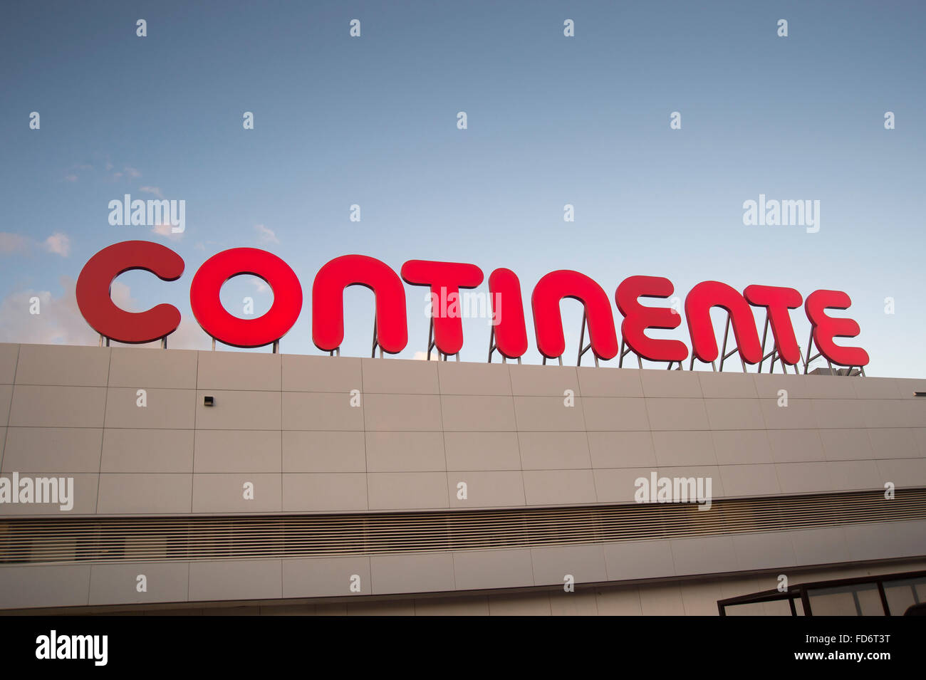 Entrance continente supermarket hi-res stock photography and images - Alamy