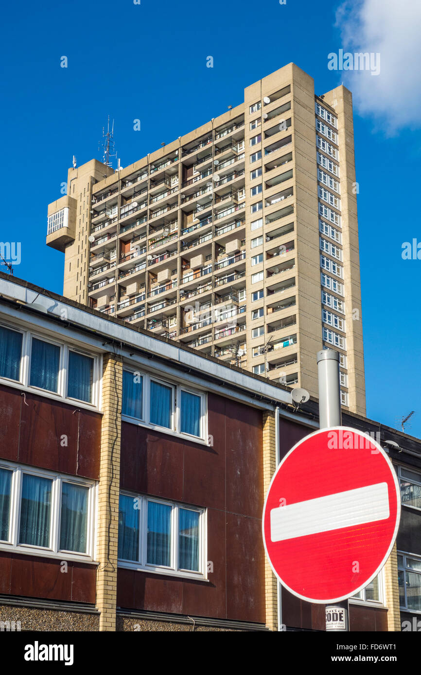 Brutalist architecture of Trellick Tower high rise block of flats and ...